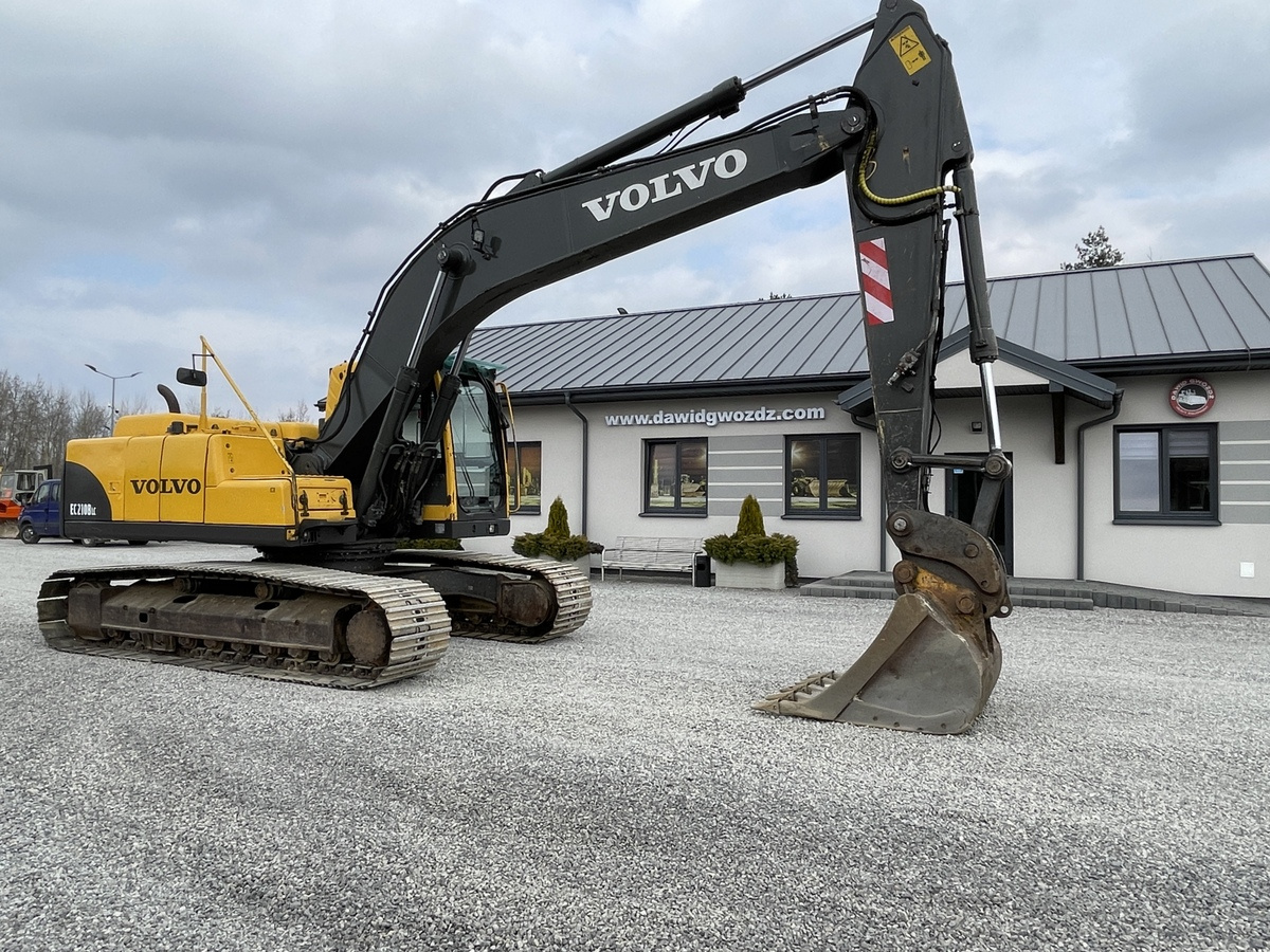 Dawid Gwóźdź - Maszyny budowlane - VOLVO EC210BLC