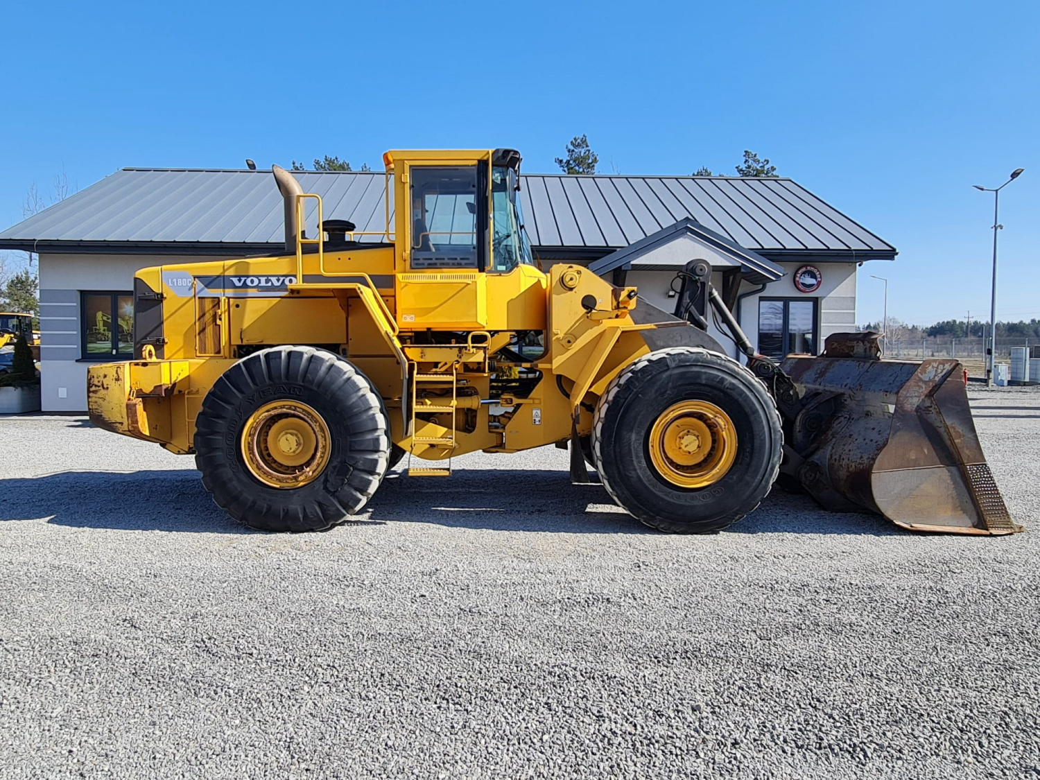 Dawid Gwóźdź - Maszyny budowlane - VOLVO L180C