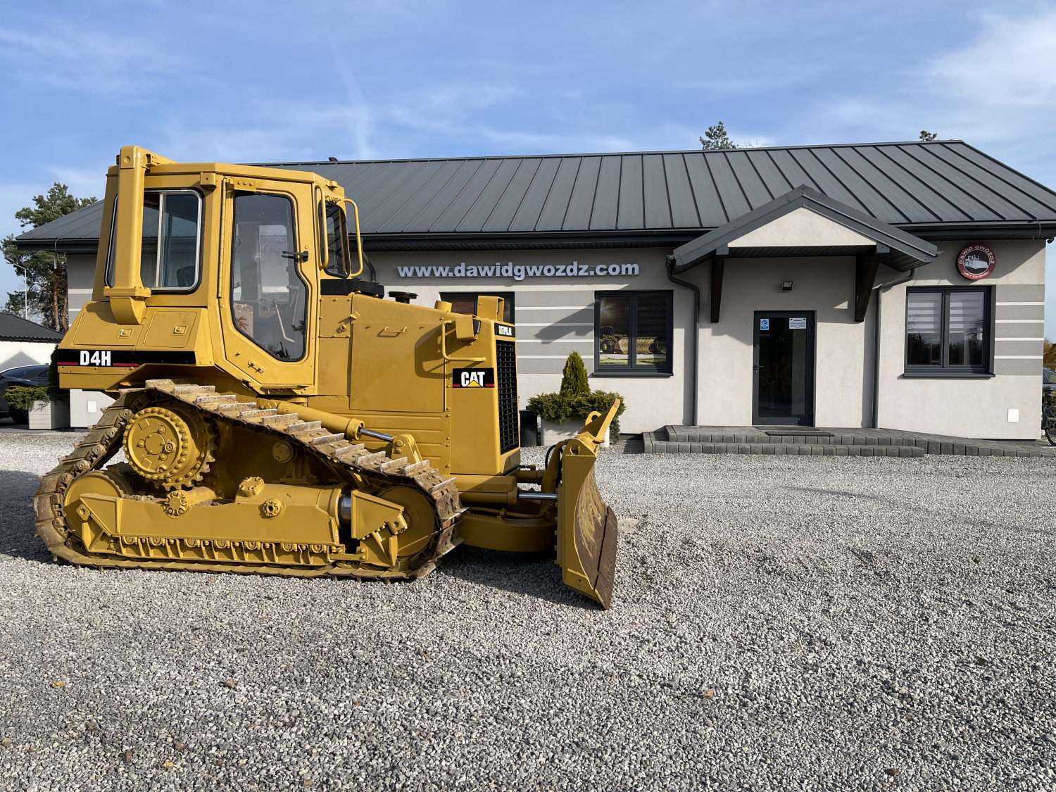 Dawid Gwóźdź - Maszyny budowlane - CATERPILLAR D4H