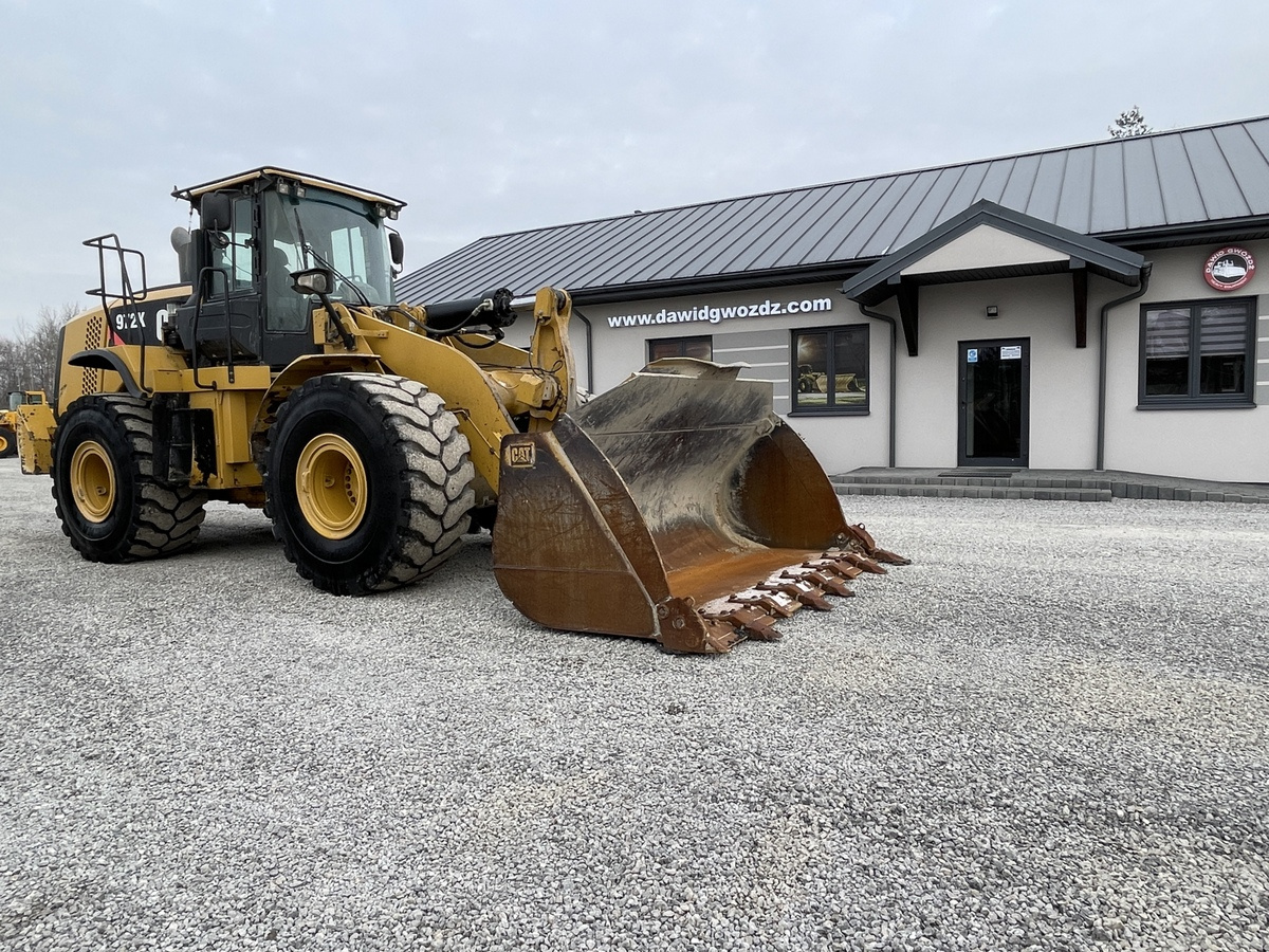 Dawid Gwóźdź - Maszyny budowlane - CATERPILLAR 972K