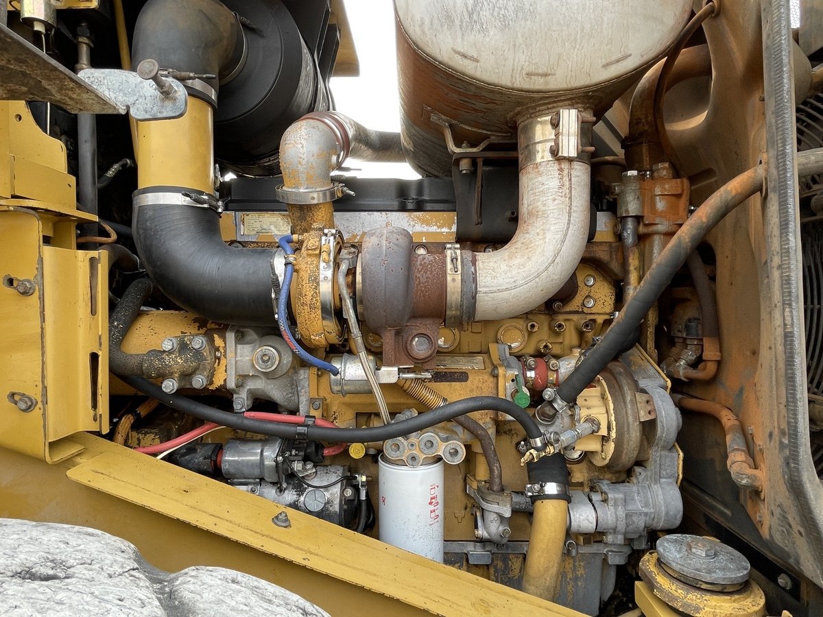 Dawid Gwóźdź - Maszyny budowlane - CATERPILLAR 972H