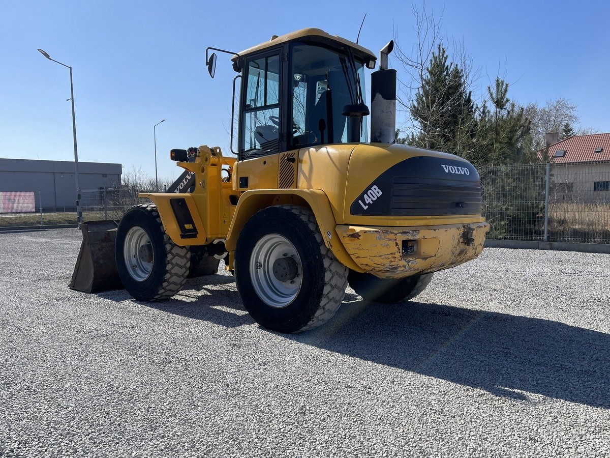 Dawid Gwóźdź - Maszyny budowlane - VOLVO L40B