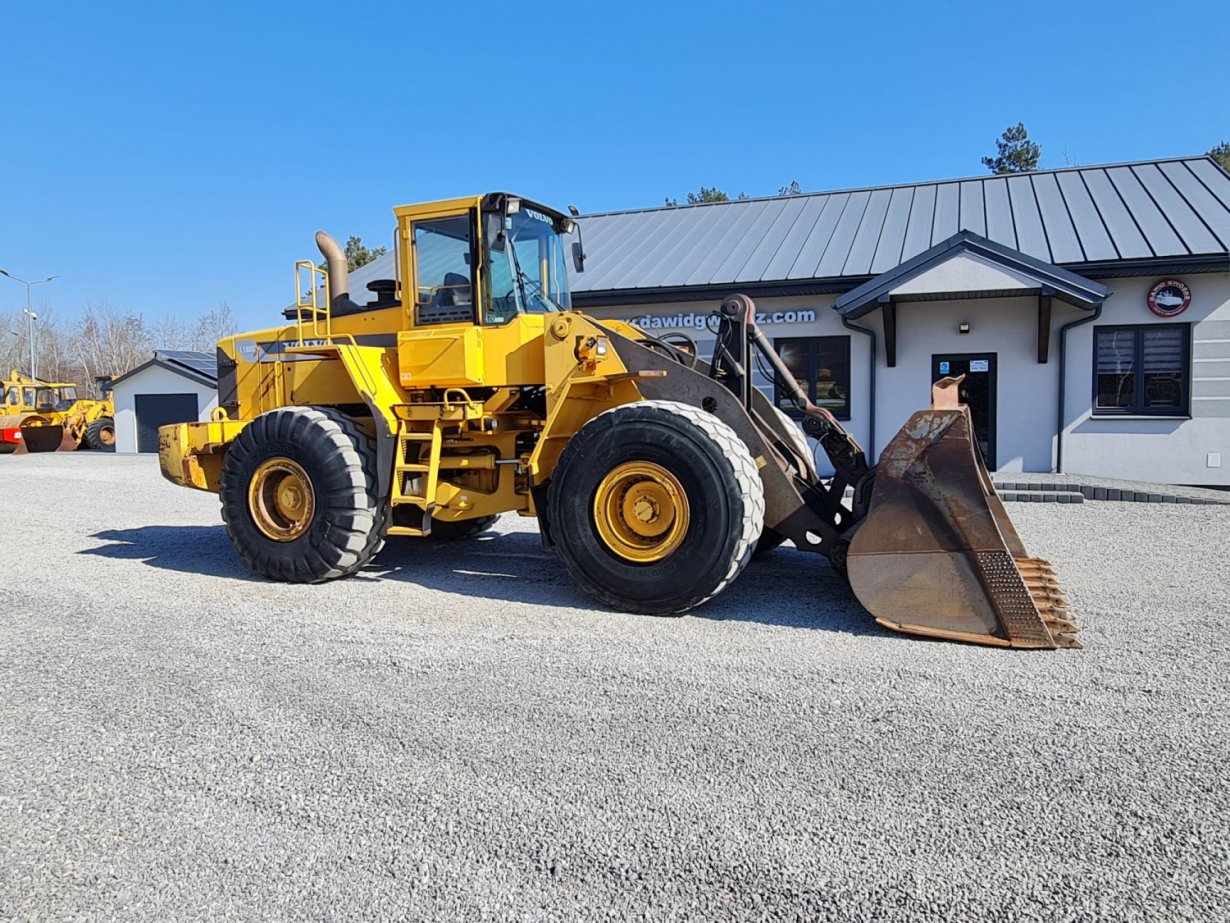 Dawid Gwóźdź - Maszyny budowlane - VOLVO L180C