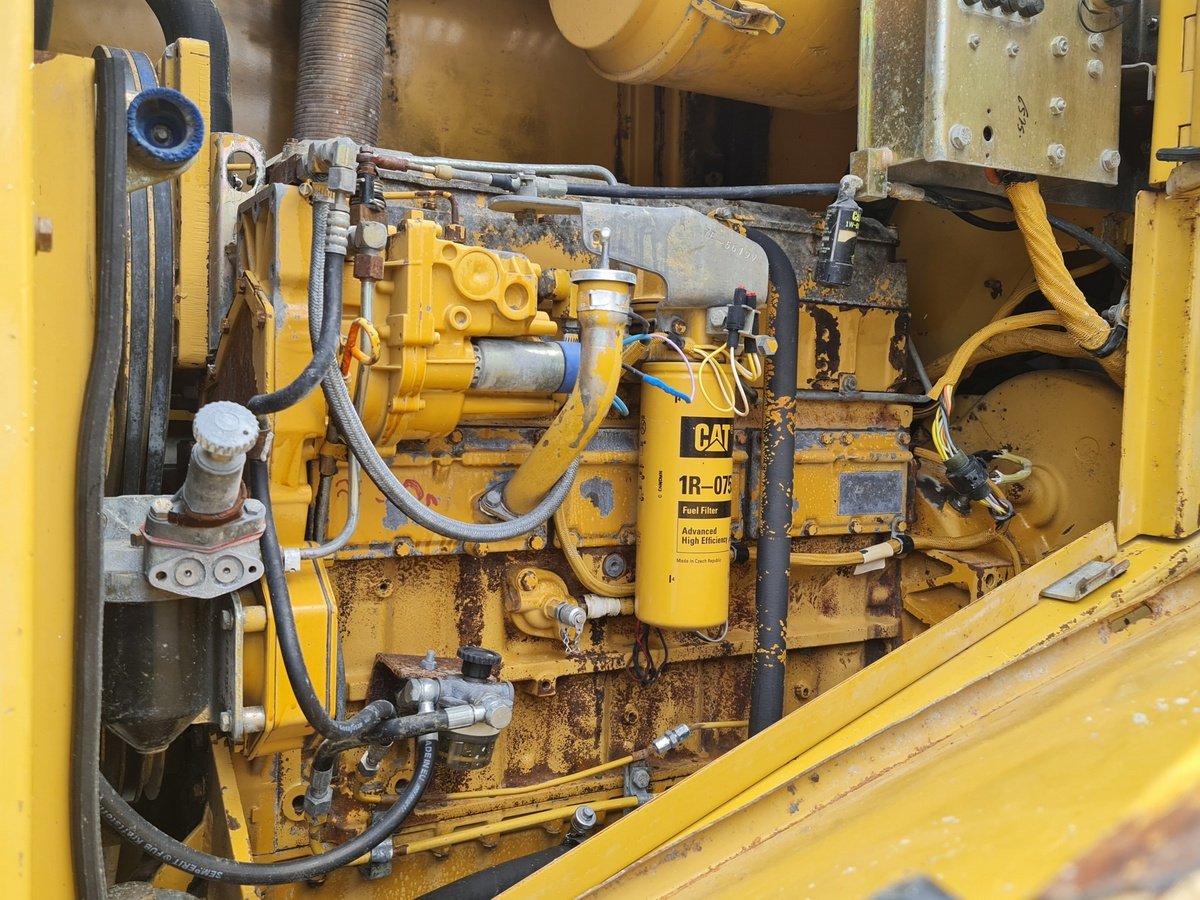 Dawid Gwóźdź - Maszyny budowlane - CATERPILLAR 950F2