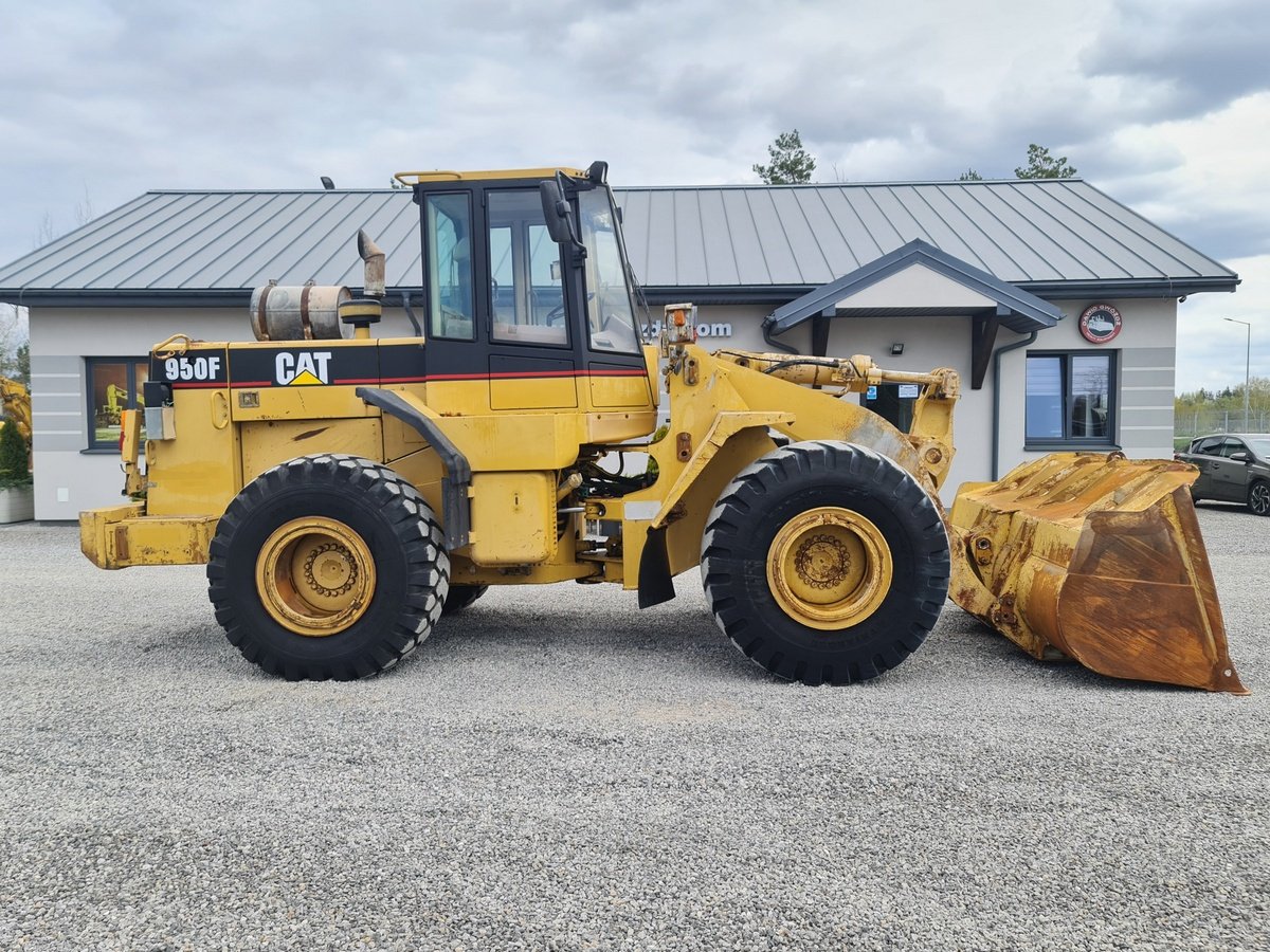 Dawid Gwóźdź - Maszyny budowlane - CATERPILLAR 950F2