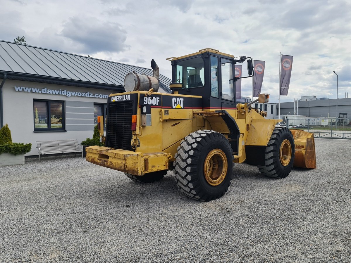 Dawid Gwóźdź - Maszyny budowlane - CATERPILLAR 950F2