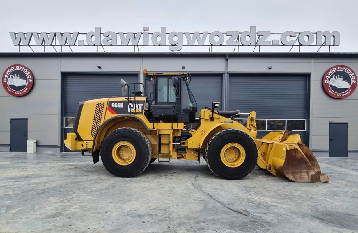 Dawid Gwóźdź - Maszyny budowlane - CATERPILLAR 966K